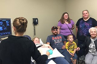 4 things to consider before inviting guests to a baby’s ultrasound ...